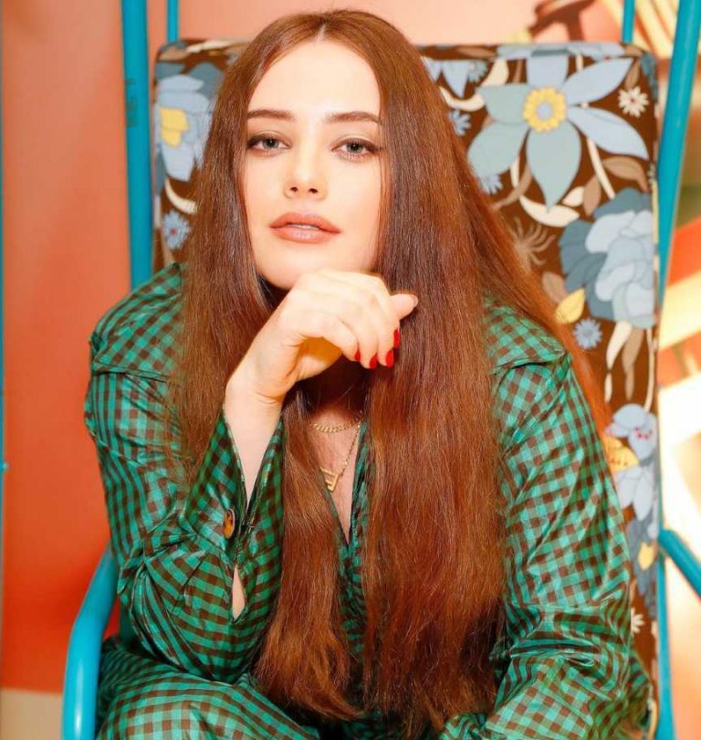 100 Most Beautiful Australian Actresses 2023 - mrDustBin