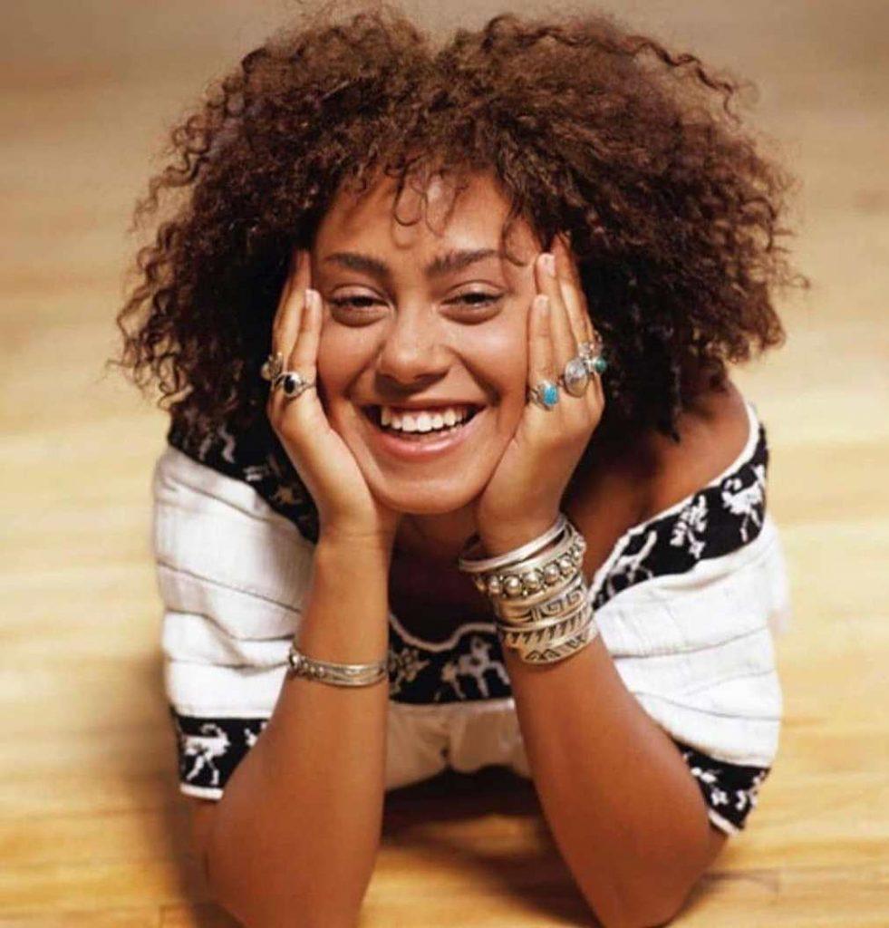 50 Famous Native American Actresses in 2025 - mrDustBin