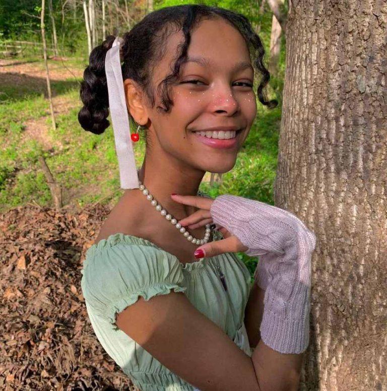 Kyliegh Curran Biography (Age, Height, Boyfriend & More) - mrDustBin