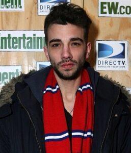 Jay Baruchel Biography (Age, Height, Girlfriend & More) - mrDustBin