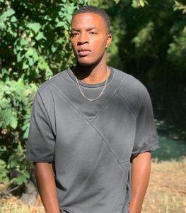 Daniel Ezra Biography (Age, Height, Weight, Girlfriend& More) - mrDustBin