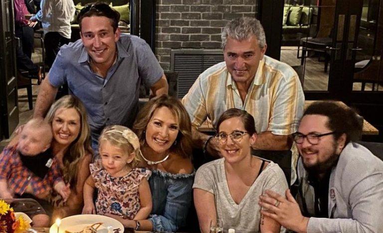 Colleen Lopez Biography, Age, Height & Husband - mrDustBin