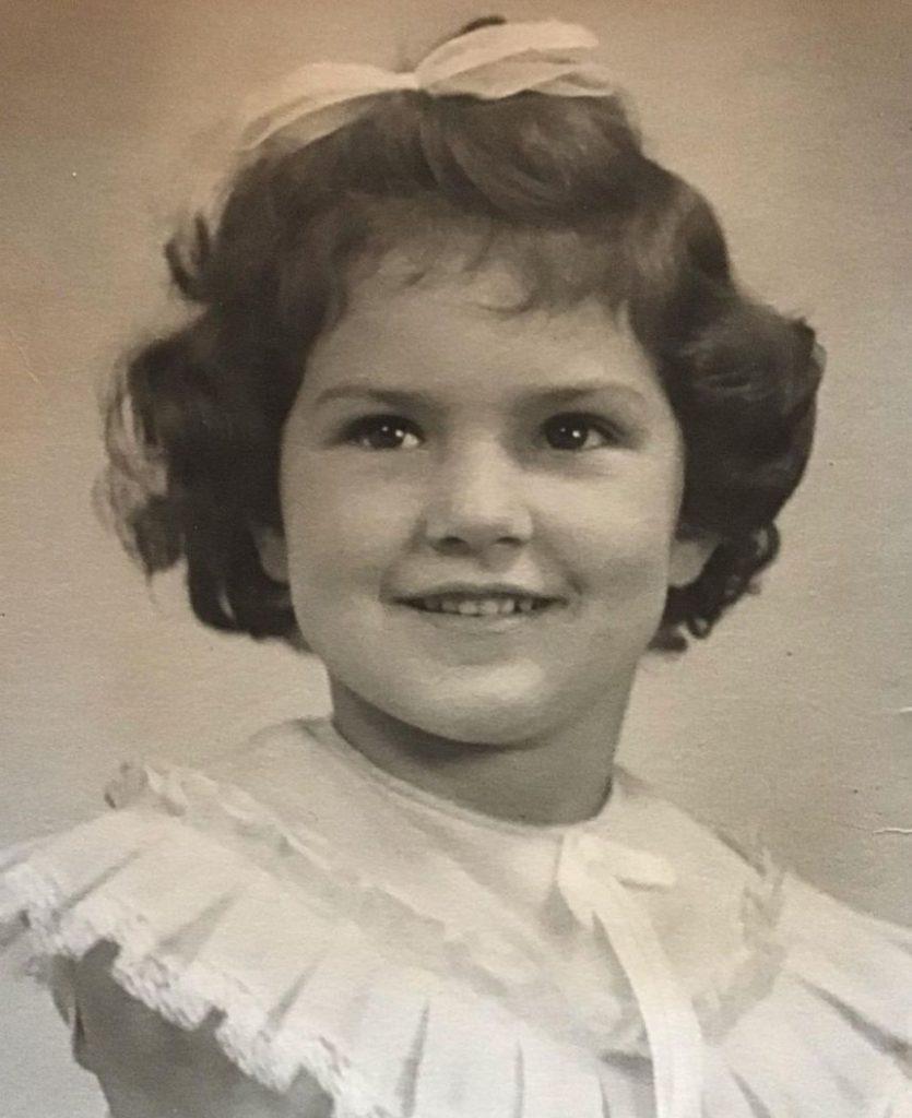 Julia Roberts Biography, Age, Height & Husband - mrDustBin