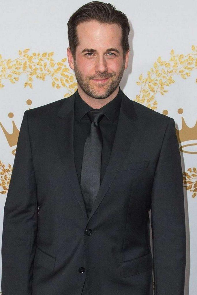 When I Think Of Christmas Hallmark Movie 2022-rd - mrDustBin