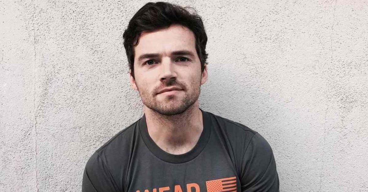 Ian Harding Biography, Age, Height, Girlfriend - mrDustBin