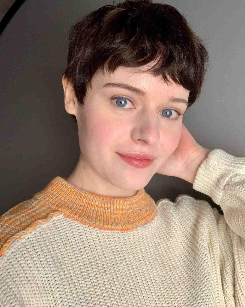 Mid-Love Crisis Hallmark Movie 2022-rd - mrDustBin