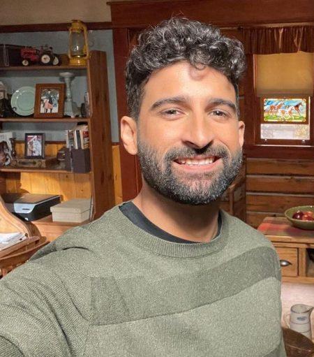 We Wish You A Married Christmas Hallmark 2022-rd - mrDustBin