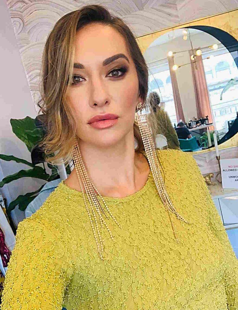 The Secrets of Bella Vista Hallmark Movie 2022-rd - mrDustBin