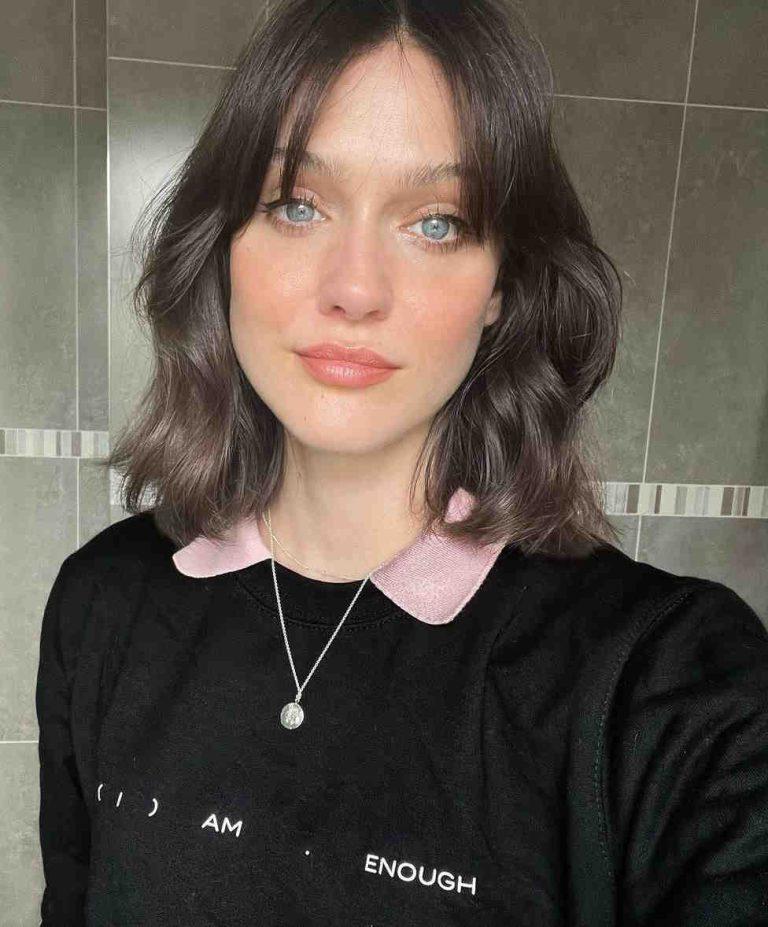 Jolly Good Christmas Hallmark Movie 2022-rd - mrDustBin