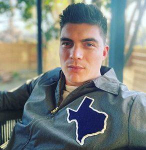 Zane Holtz Biography, Age, Height, Girlfriend rd - mrDustBin