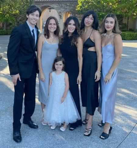 April Osteen Simons Biography Age, Husband - mrDustBin