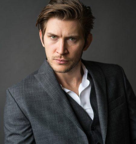 Greyston Holt Biography, Age, Height, Girlfriend - mrDustBin