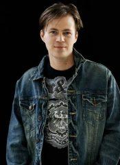 Chris Cummings Biography, Age, Height, Wife & More - mrDustBin