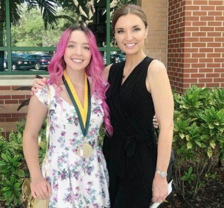 Jennifer Coffey Biography, Age, Height, Family - mrDustBin