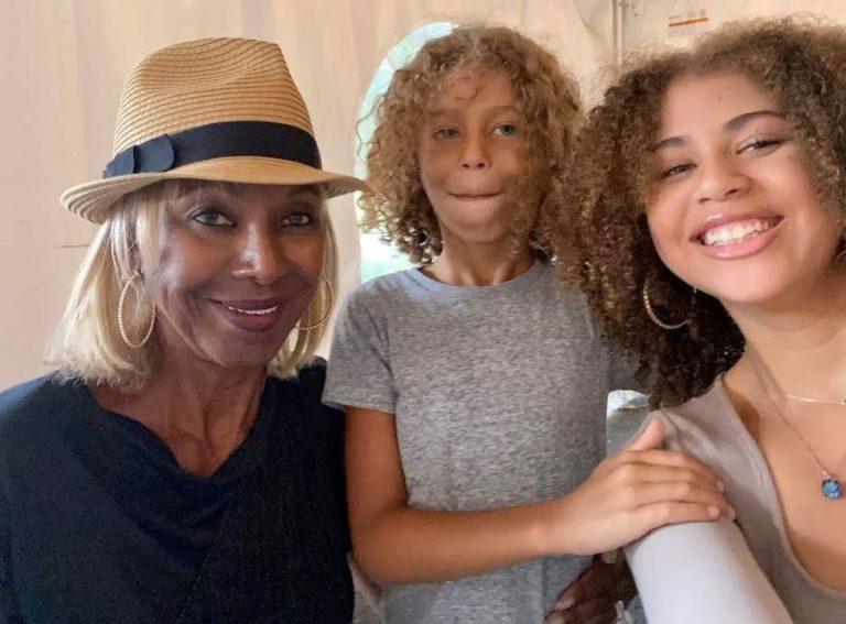 Renee Greenstein QVC Host, Age, Height, Husband - mrDustBin