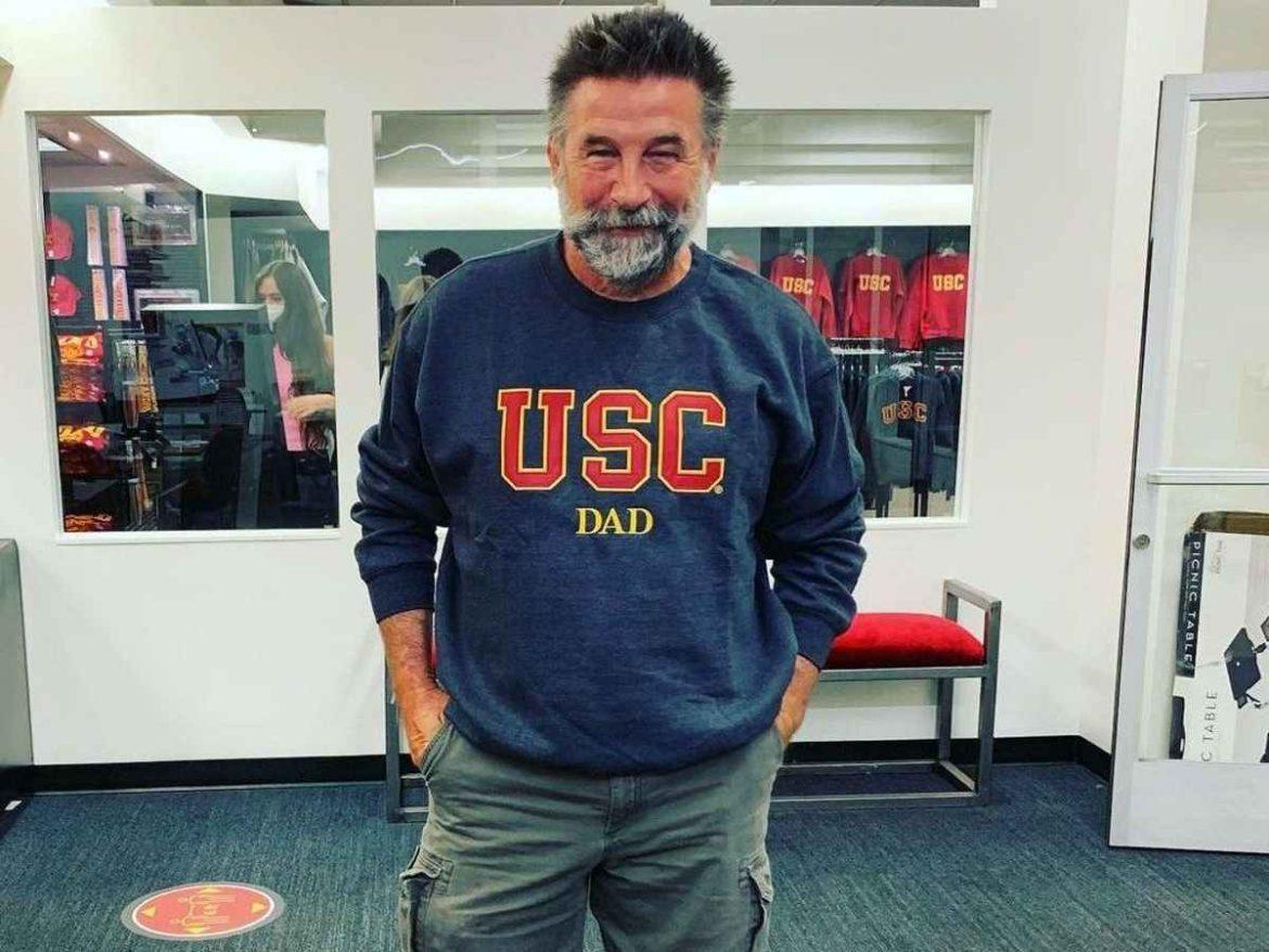 William Baldwin Biography, Age, Height & Wife - mrDustBin