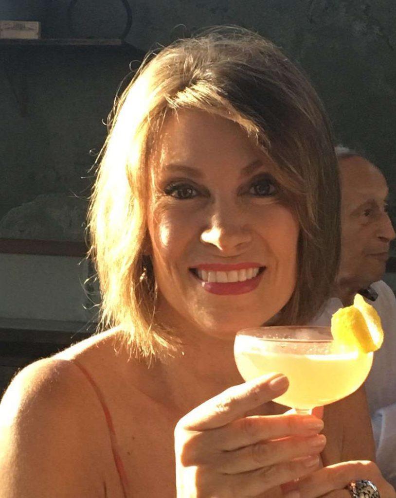 Alyce Caron Biography, Age, Height & Husband - mrDustBin