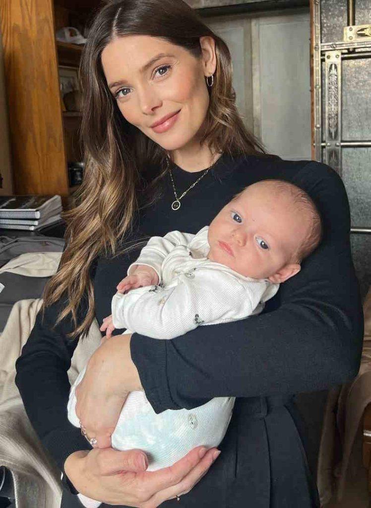 Ashley Greene Biography, Age, Height & Husband - mrDustBin