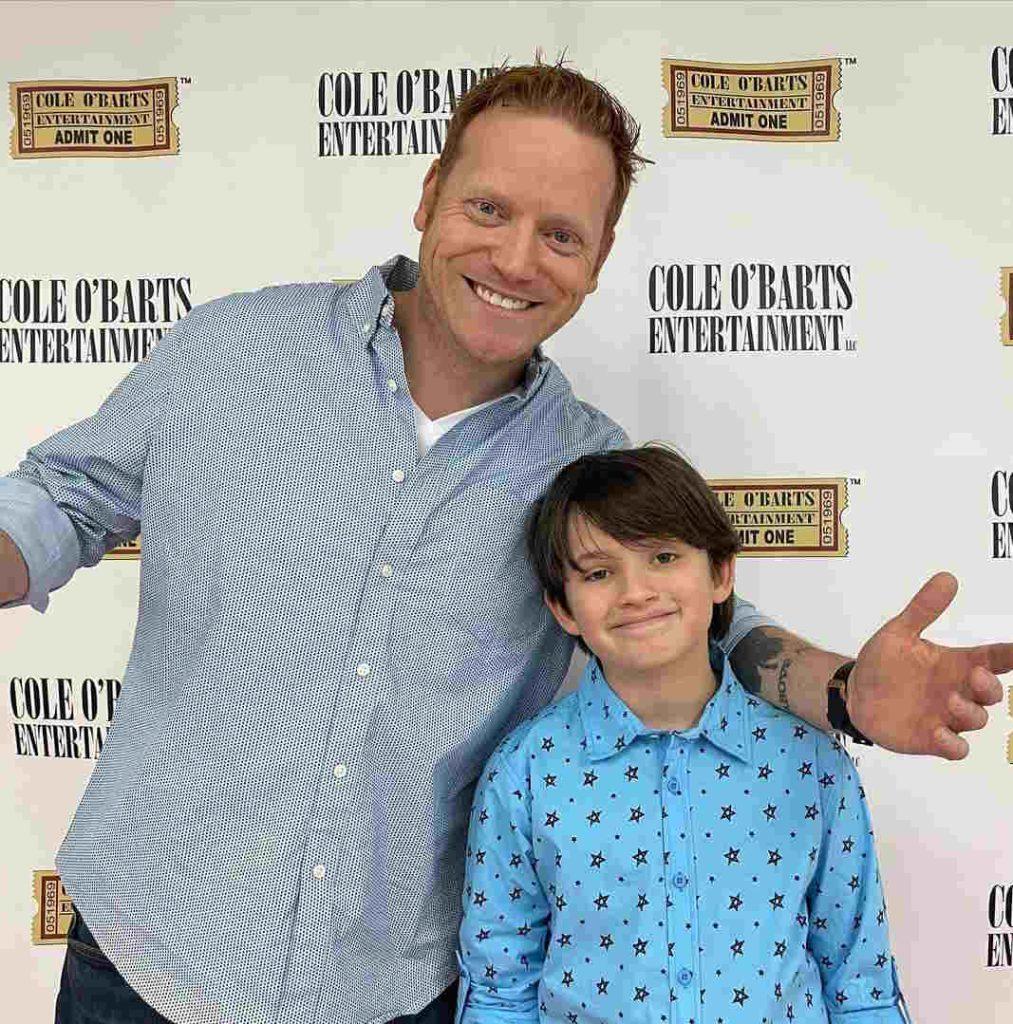 Bourke Floyd Biography, Age, Height & Wife - mrDustBin