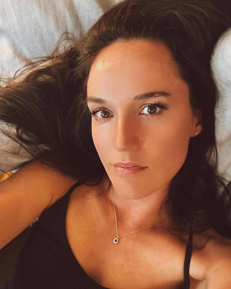 Hayley Sales Biography, Age, Height & Boyfriend - mrDustBin