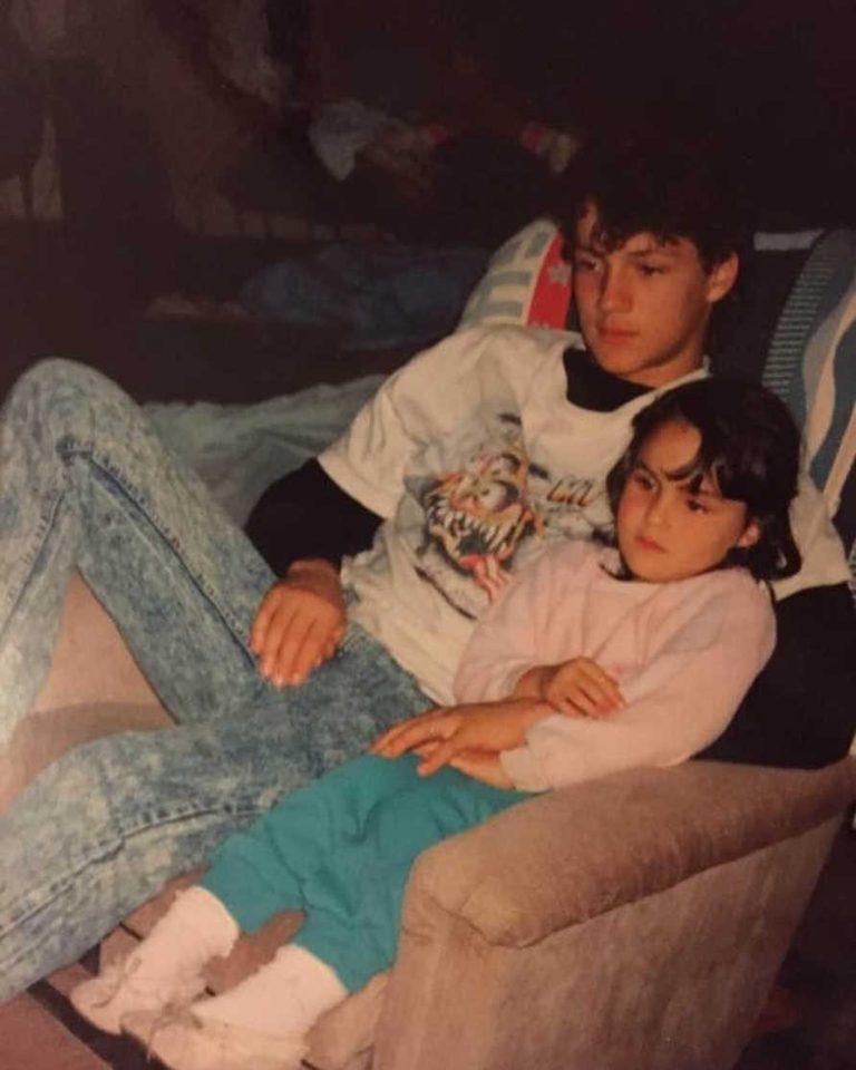 Hayley Sales Biography, Age, Height & Boyfriend - mrDustBin