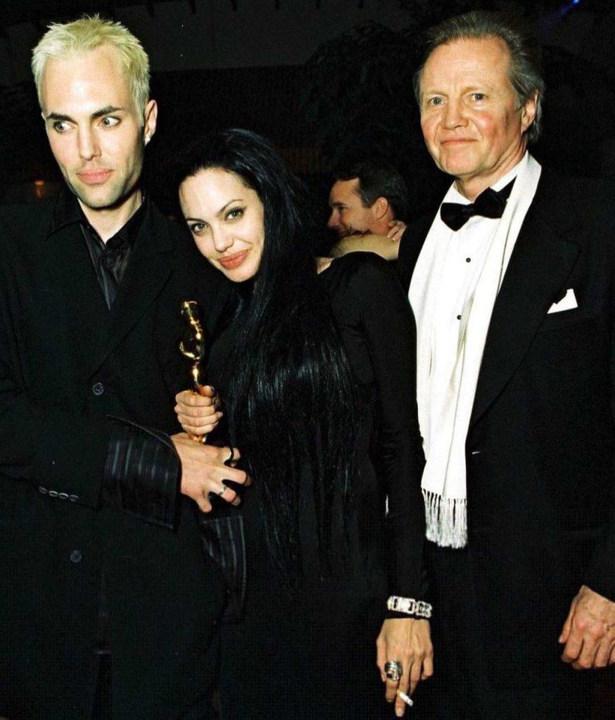 Jon Voight Biography, Age, Height & Wife - mrDustBin