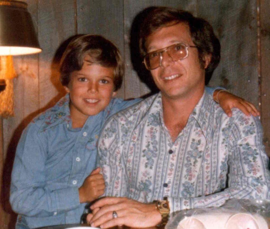 Scott Wolf Biography, Age, Height, Wife, Family - mrDustBin