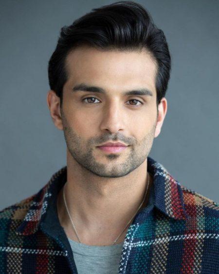 Boyfriends of Christmas Past Hallmark Movie 2021 - mrDustBin