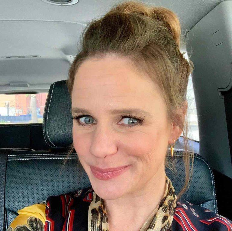 Andrea Barber Biography, Age, Height & Husband - mrDustBin