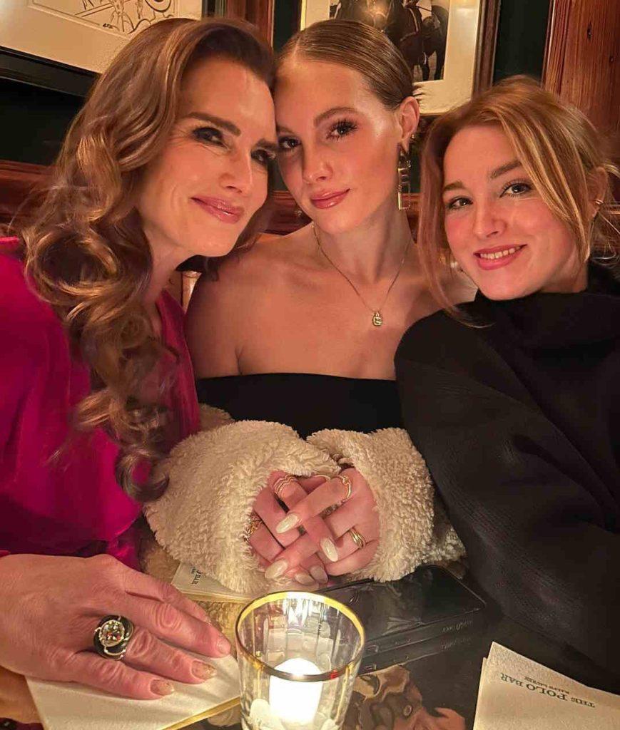 Brooke Shields Biography, Age, Height & Husband - mrDustBin