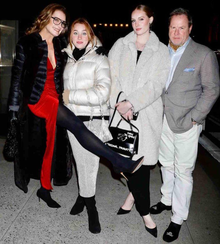 Brooke Shields Biography, Age, Height & Husband - mrDustBin