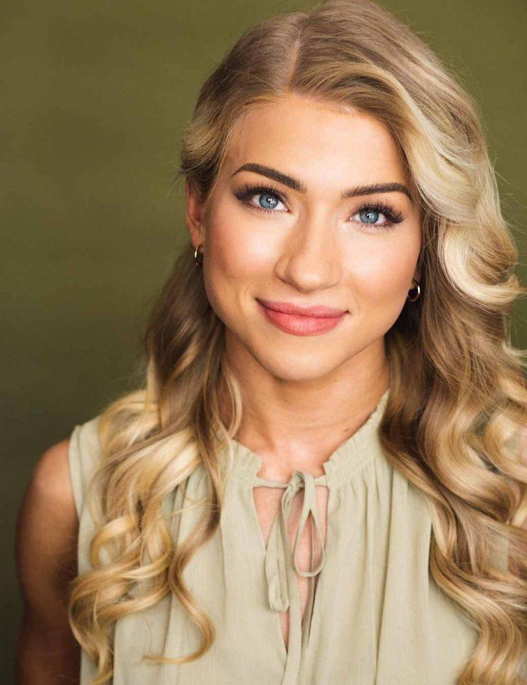 Monica Moore Smith Biography, Age, Height & Husband - mrDustBin