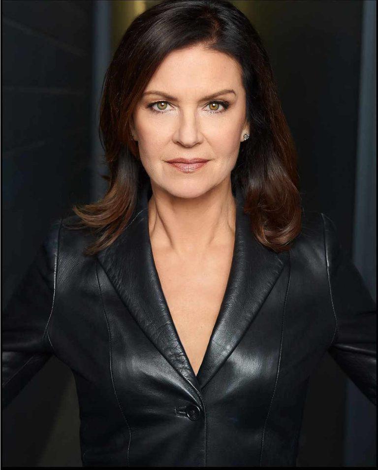Wendy Crewson Biography, Age, Height & Husband - mrDustBin