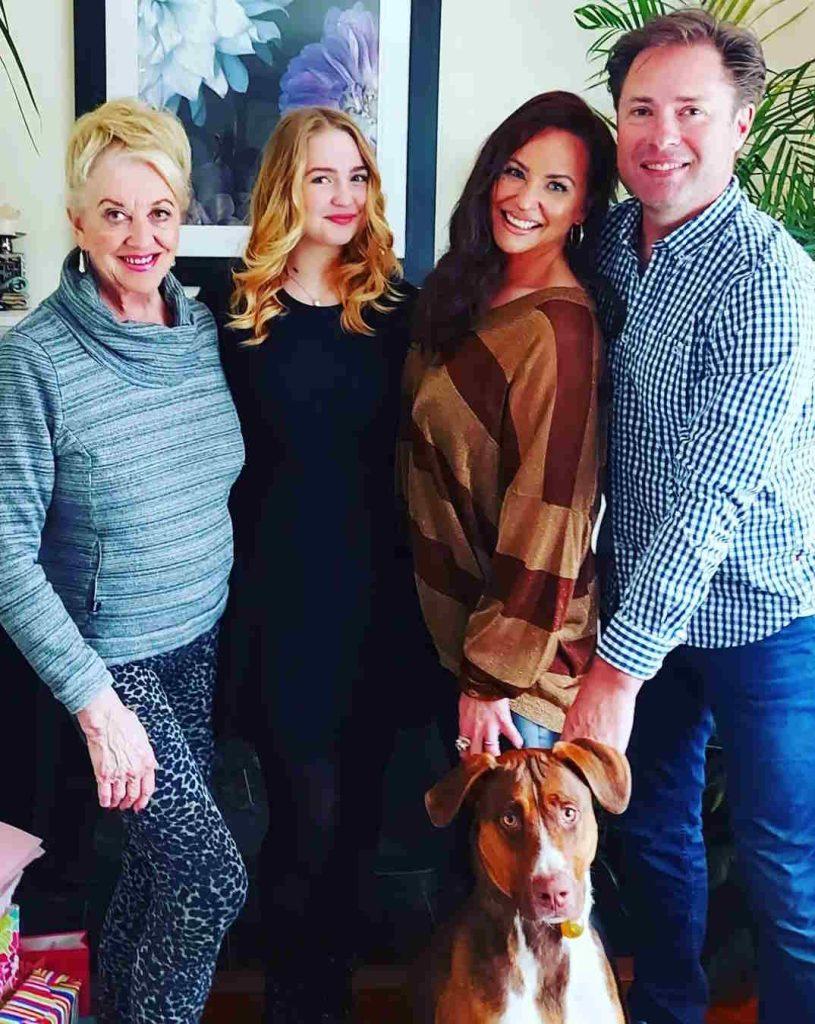 April Telek Biography, Age, Height & Husband - mrDustBin