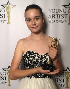 Imogen Tear Biography, Age, Height & Boyfriend - mrDustBin