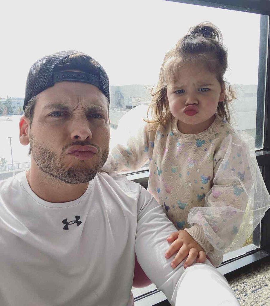 Bret Green Biography, Age, Height & Wife - mrDustBin