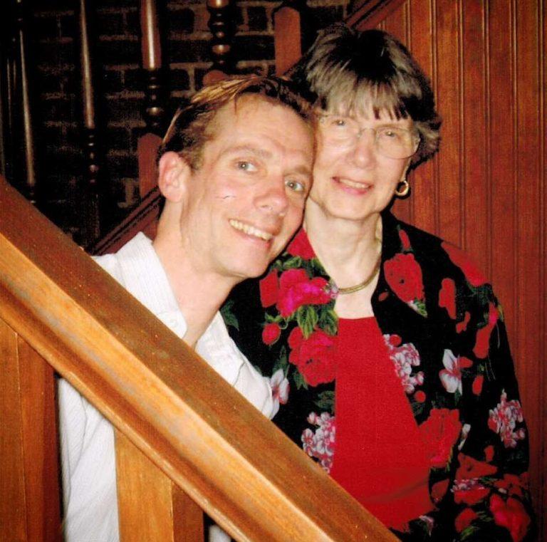 Doug Jones Biography, Age, Height & Wife - mrDustBin