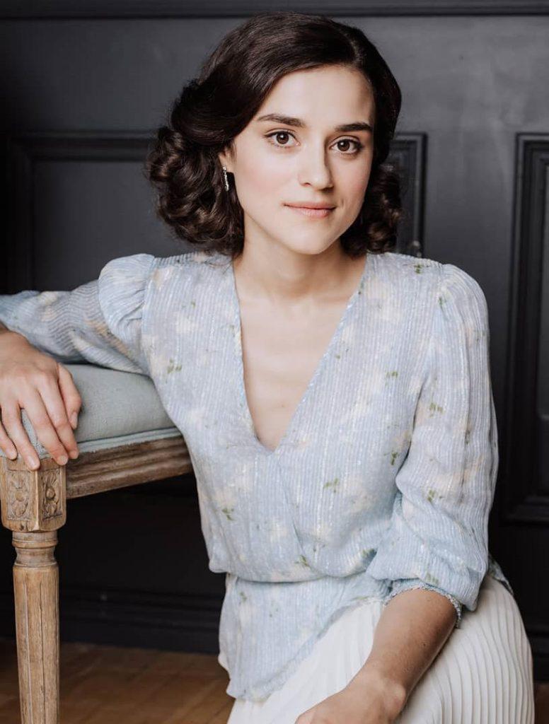 Rebecca Liddiard Biography, Age, Height & Husband - mrDustBin